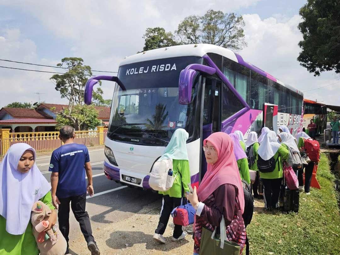 Program Perkampungan Ilmu SPM 2025 anjuran SMK Air Molek dengan ...